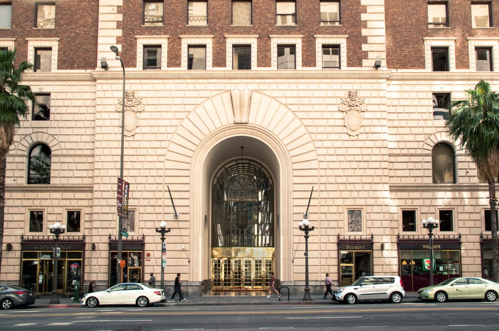 Barker Brothers – the Long Shot | Pam's Pictorama